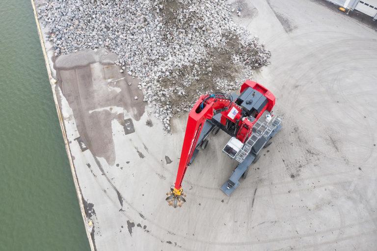 Mantsinen - Efficient Bulk Handling Attachments